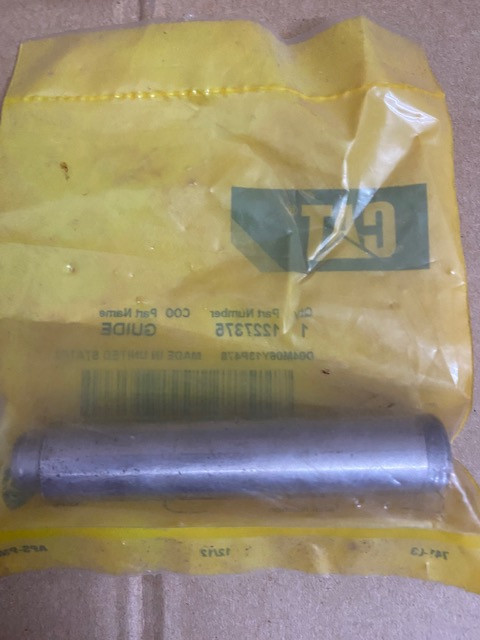 GUIDE VALVE/ ỐNG DẪN HƯỚNG XÚ PÁP 122-7375 - Phụ tùng Caterpillar